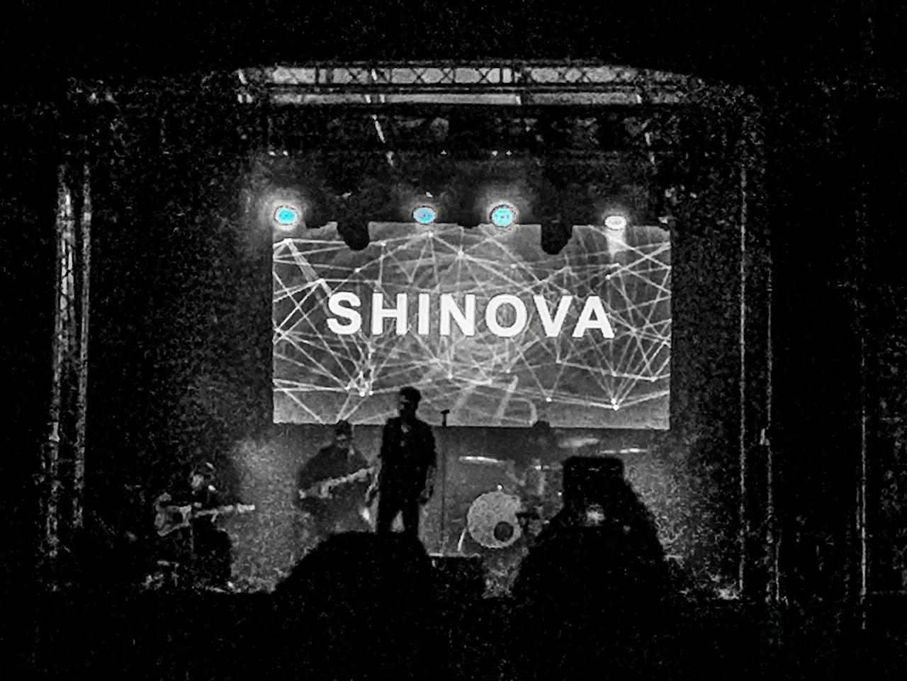 VIVA LA VIDA: SHINOVA